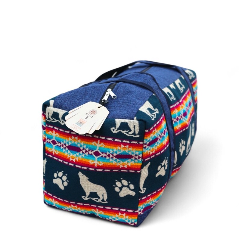 Native American Design Duffel Bag native Wolf Print durable and Stylish ...