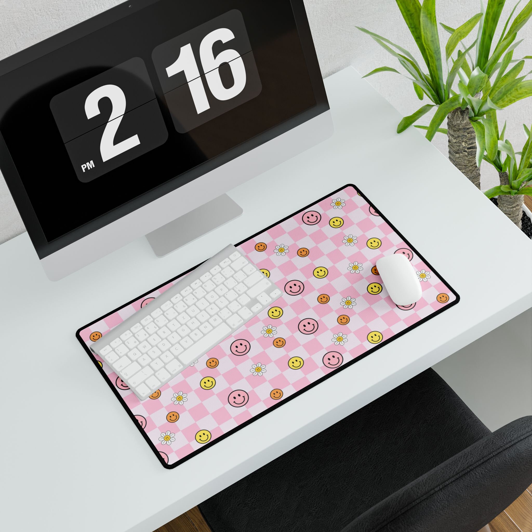 Cute Desk Mat, Groovy Checkered Desk Mat, Retro Smiley Face Desk Mat ...