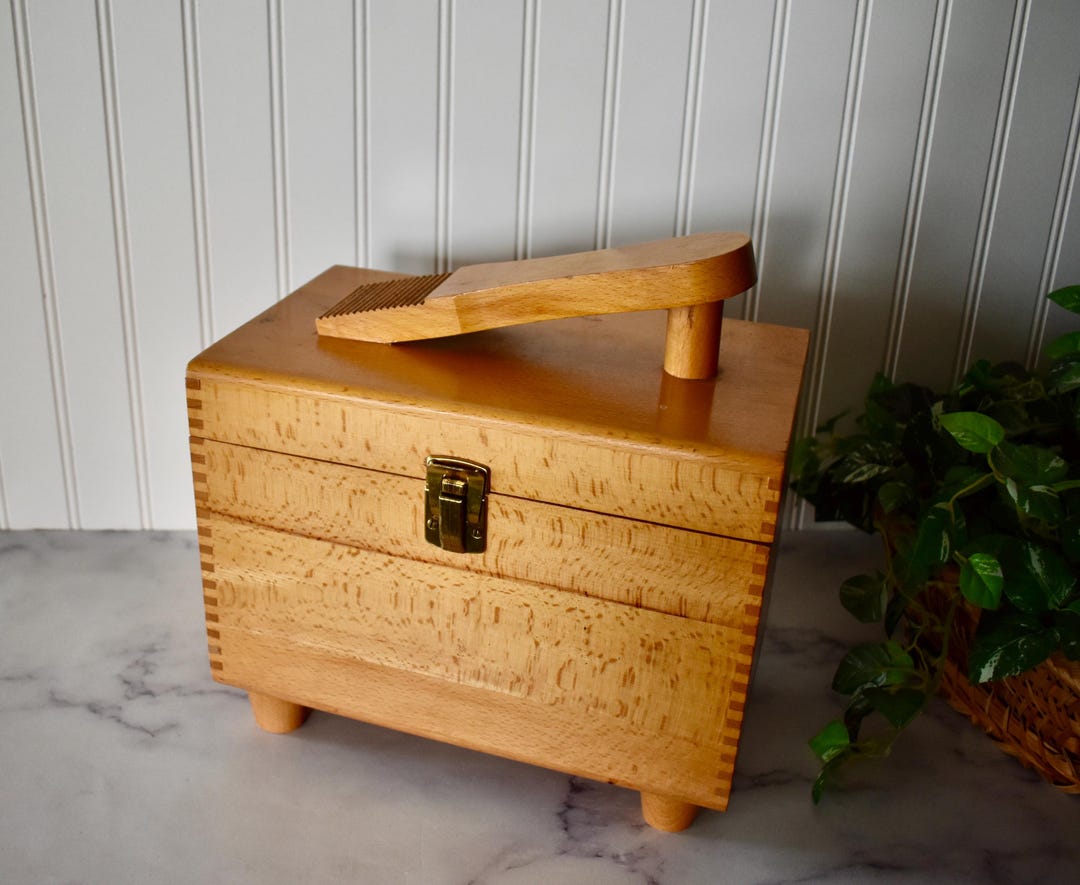 Vintage Light Wood Shoe Shine Box With Accessories, Wooden Shoe Shine ...