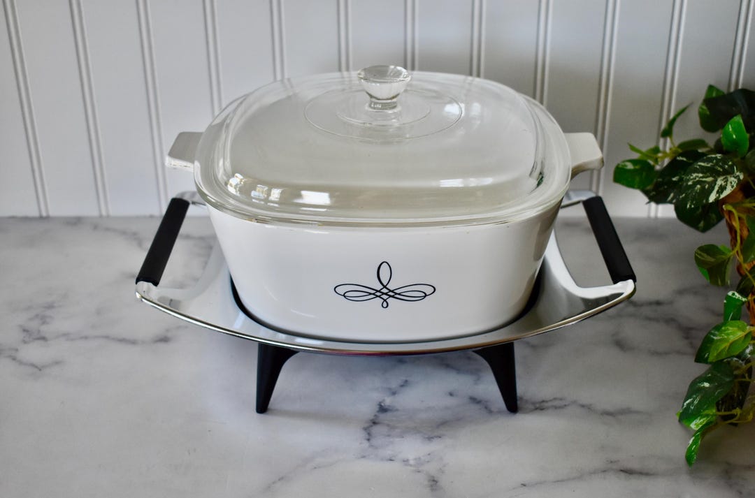 Vintage Corning Ware Black Trefoil 2.5 Qt Casserole Dish and Glass Lid ...