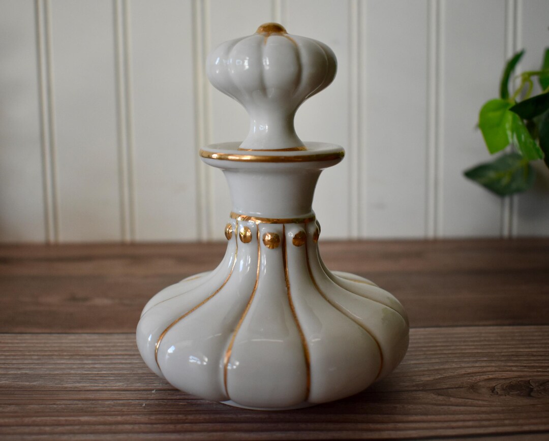 Vintage Irving W Rice irice Ribbed Genie White Porcelain Perfume Bottle ... Vintage Irving W Rice irice Ribbed Genie White Porcelain Perfume Bottle ...