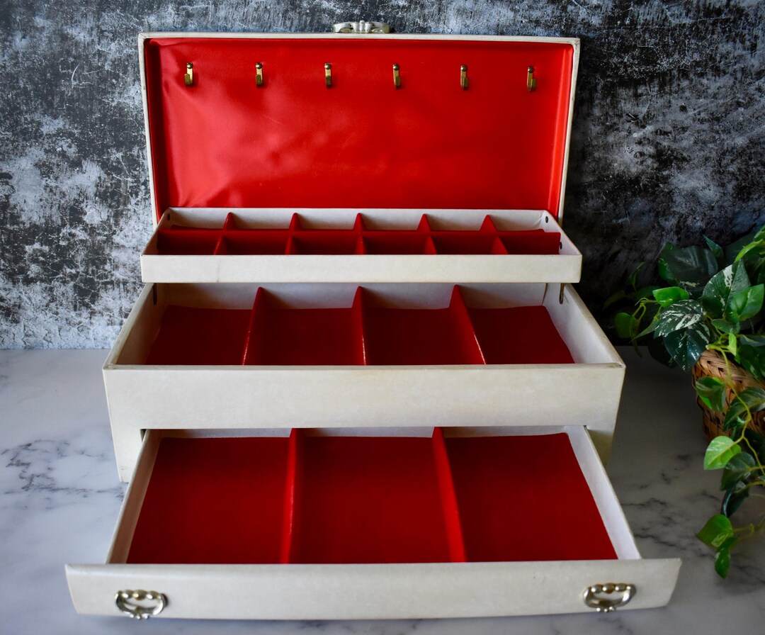 Vintage Light Cream Colored Mid-century Buxton 3-tiered Jewelry Box ...