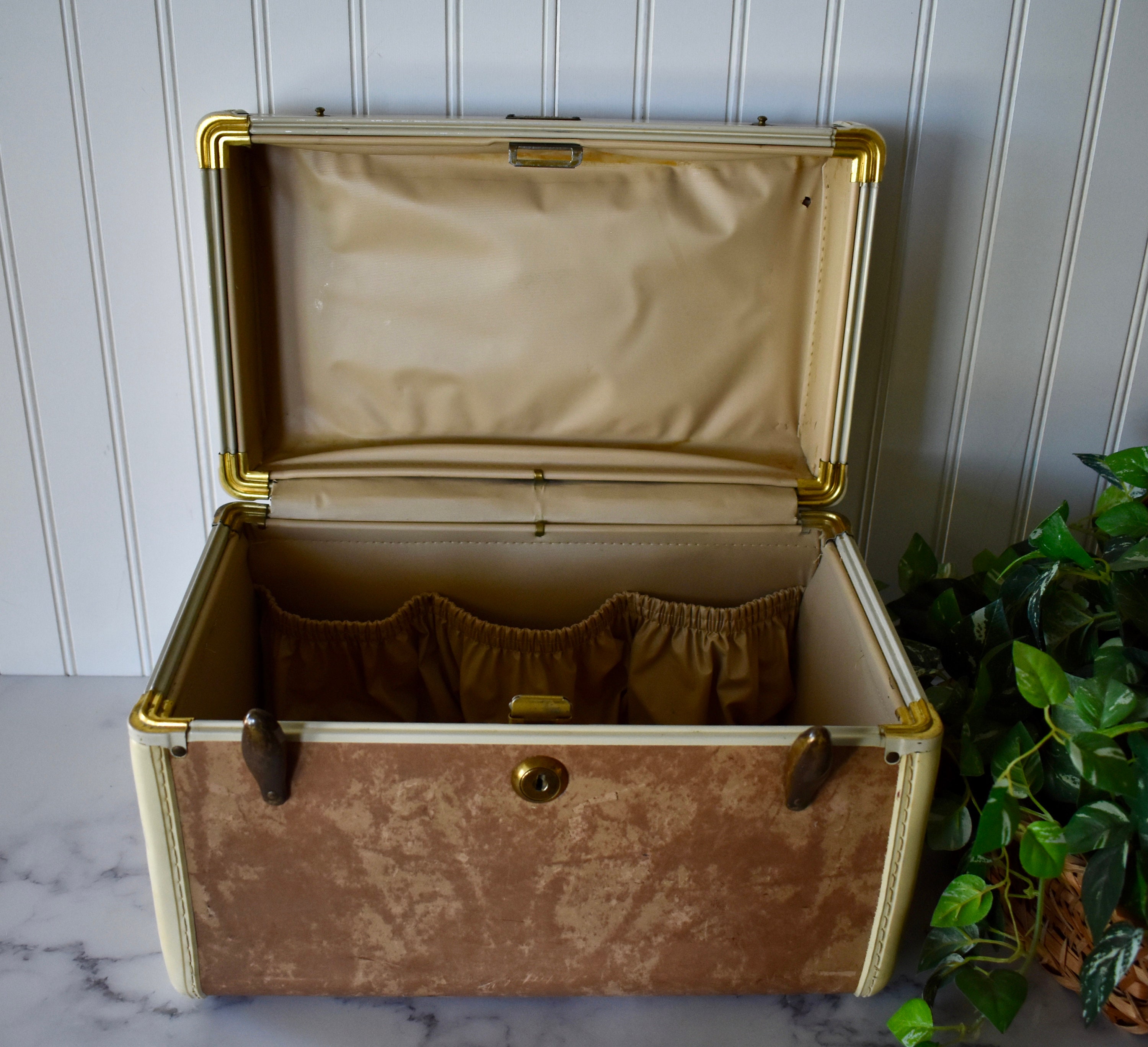 Vintage Samsonite Train Case Two Tone Tan and Beige, Shwayder Bros ...