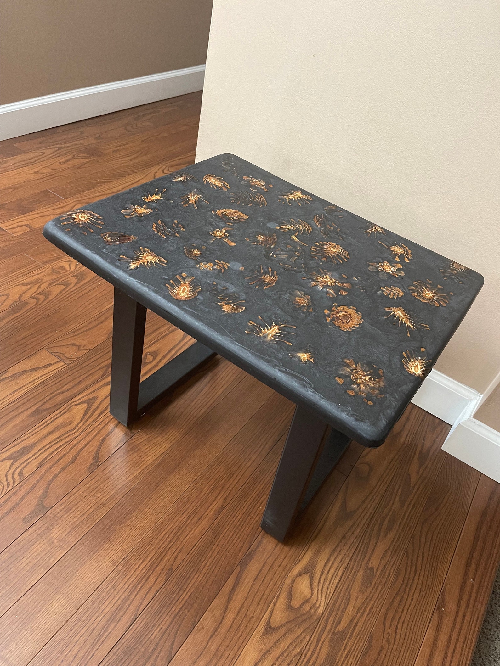 Pine Cone and Epoxy End Table Custom to Any Color and Many Leg Styles ...