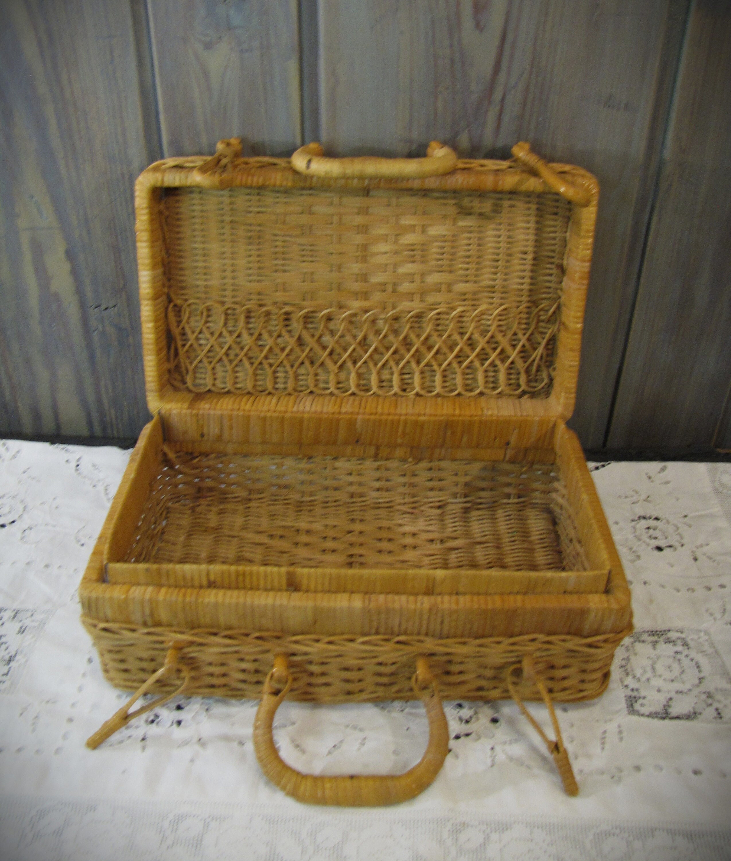 Small Vintage Wicker Suitcase, 70s Wicker Bag, Boho Chick Storage ...