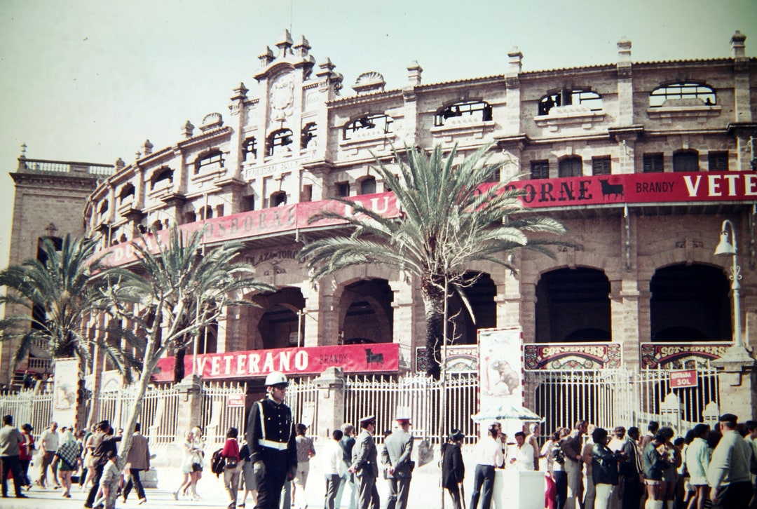 Retro Palma Arena Bullring Print, Circa 1971 Wall Art, Vintage Framed ...