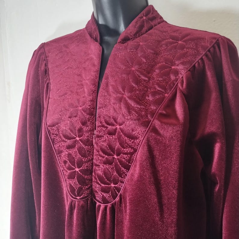 Vintage 80s Burgundy Velvet Zip Front Robe Size S Housecoat Floral ...