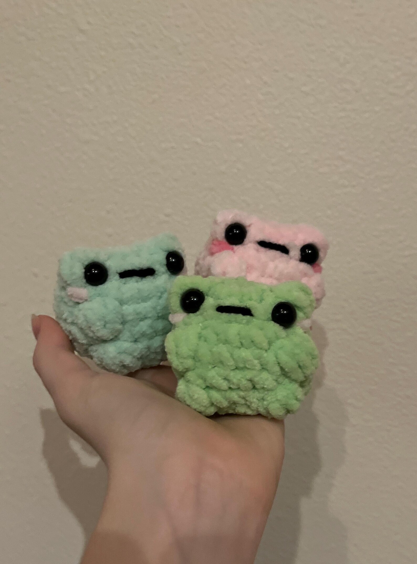 Crochet Mini Frog Plush, Fluffy Amigurumi Pocket Frog - Etsy