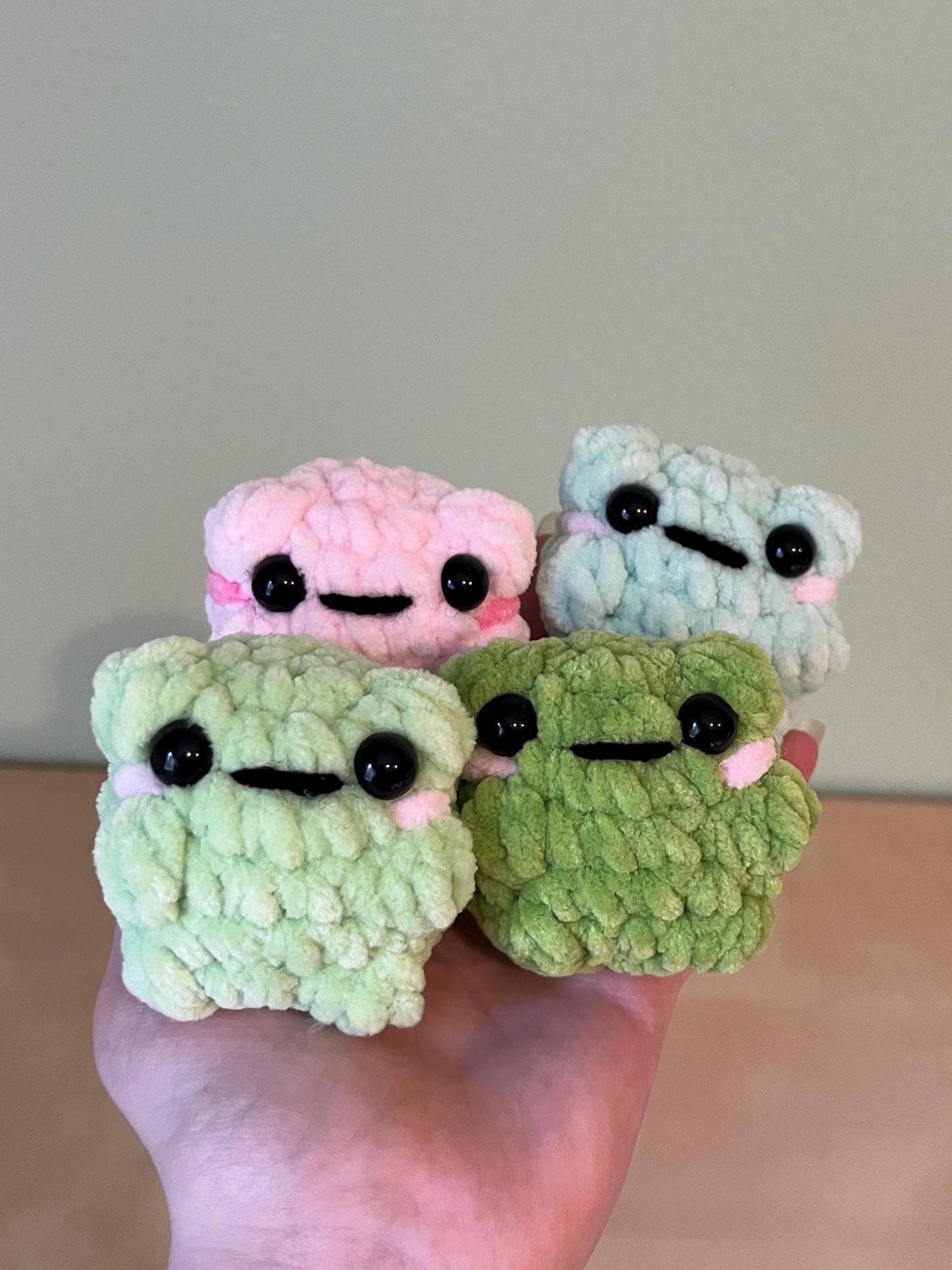Crochet Mini Frog Plush, Fluffy Amigurumi Pocket Frog - Etsy