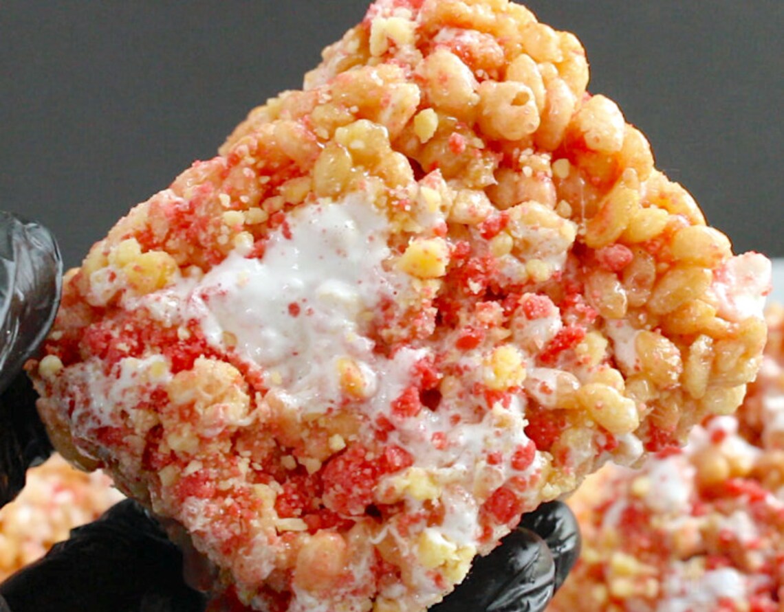 Strawberry Shortcake Rice Krispy Treats Rkts Desserts Baked Goods Party ...