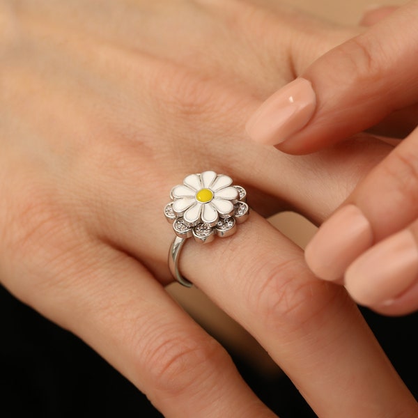Daisy Engraved Fidget Ring - Etsy