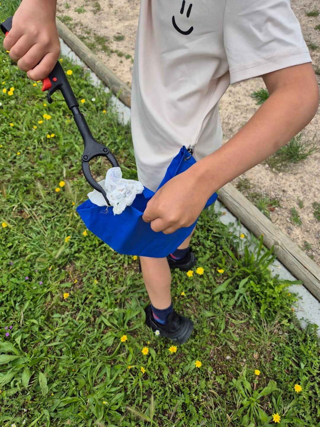 The Junior Citizen's Kit Waste Collection Kit for Children, Waste ...