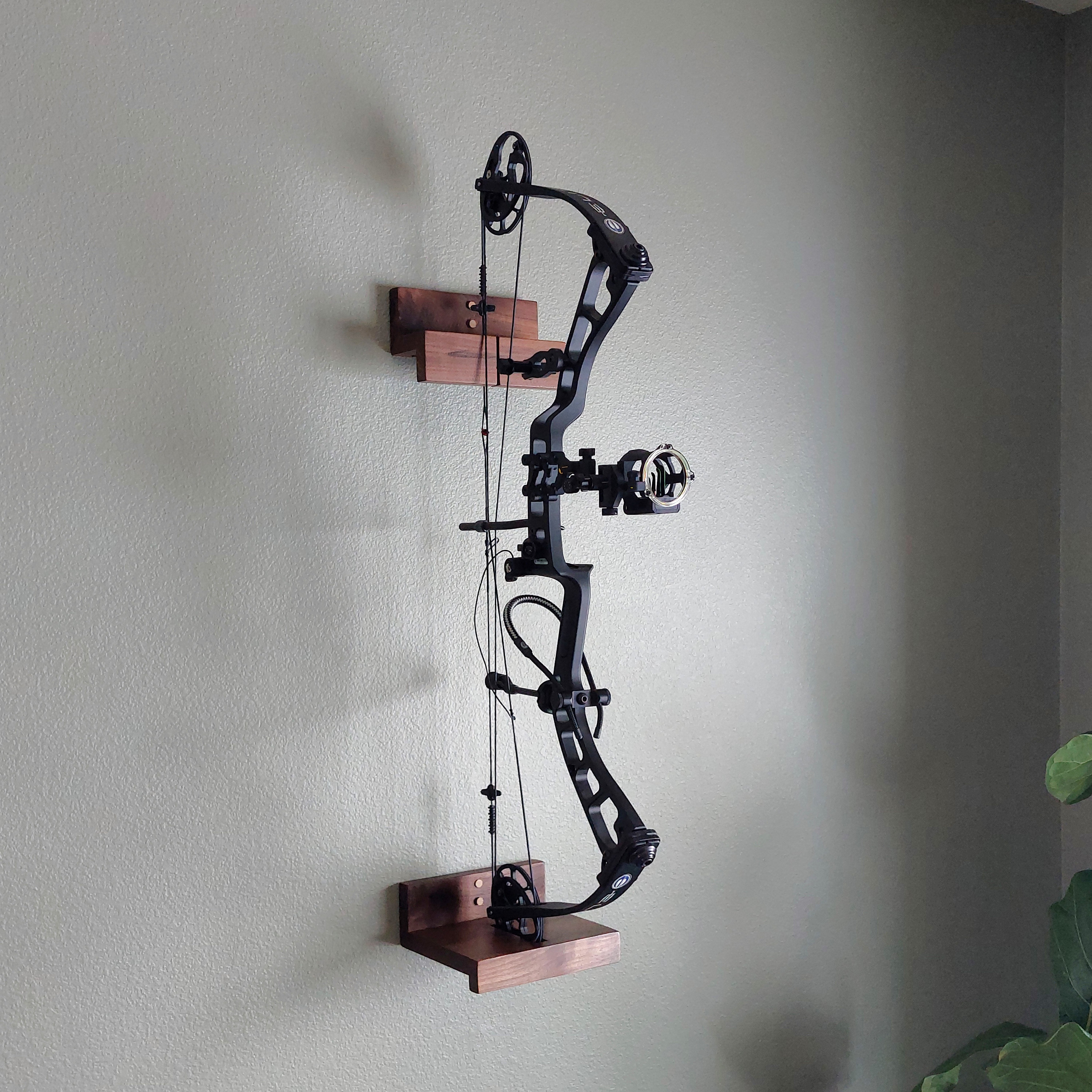 The Adjustable Bow Rack Walnut Compound Bow Wall Holder W/ Click-latch ...