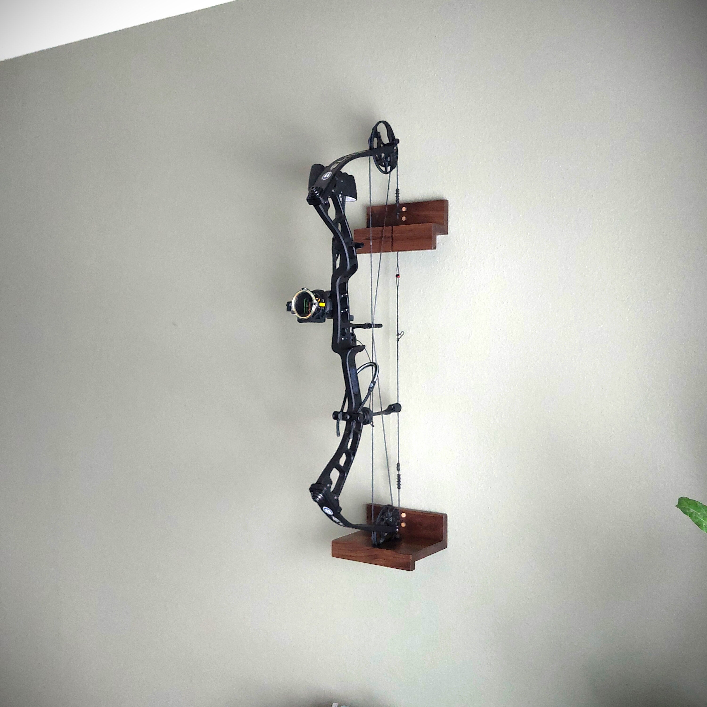 The Adjustable Bow Rack Walnut Compound Bow Wall Holder W/ Click-latch ...