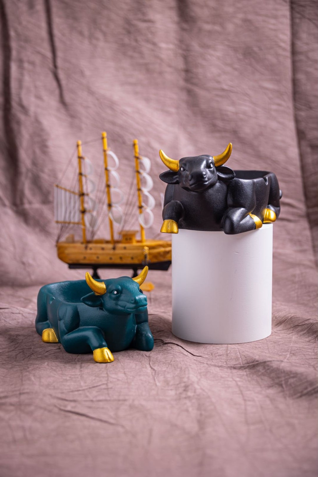 Docile Cattle-large Capacity Ashtray,home Decoration,clever Bull Gifts ...