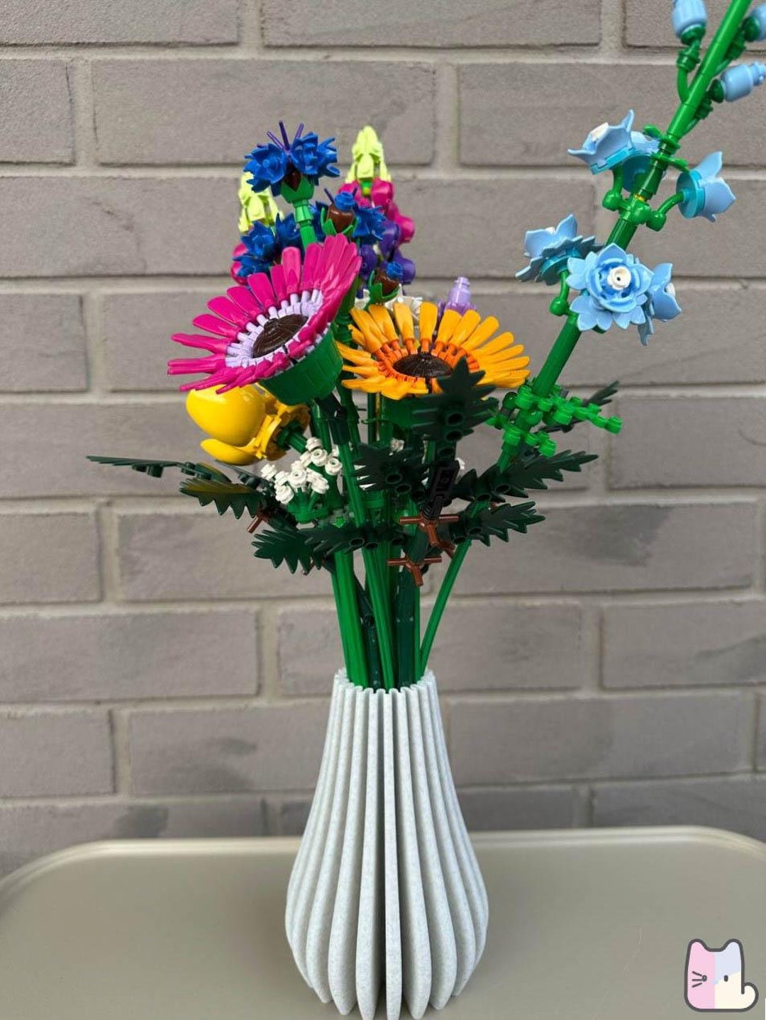 Beautiful Ribbed Vase for Display LEGO Flowers and Bouquets the ...