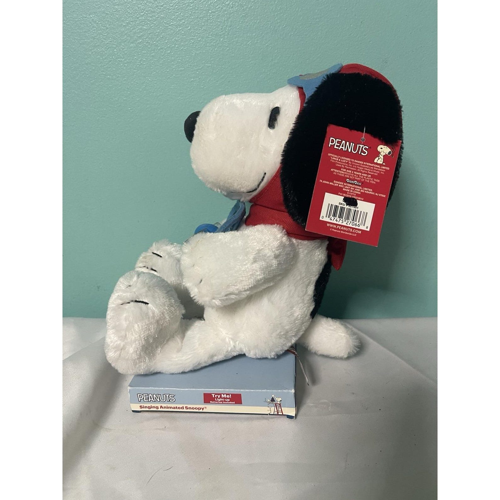 Peanuts Animated Musical Aviator Snoopy Lights up Propeller & Plays ...