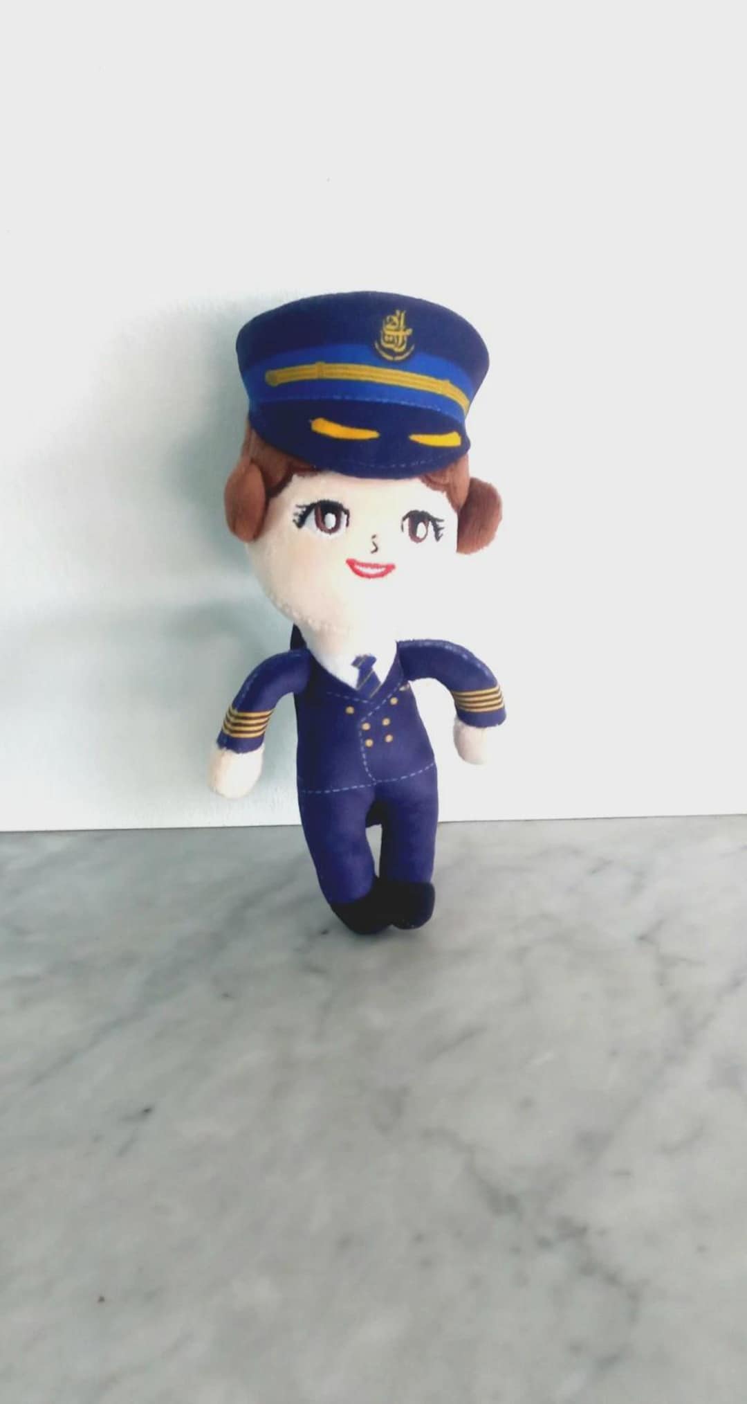 Emirates Airline Fly With Me Crew Pilot CAPTAIN AMELIA Plush Toy Doll 7 ...