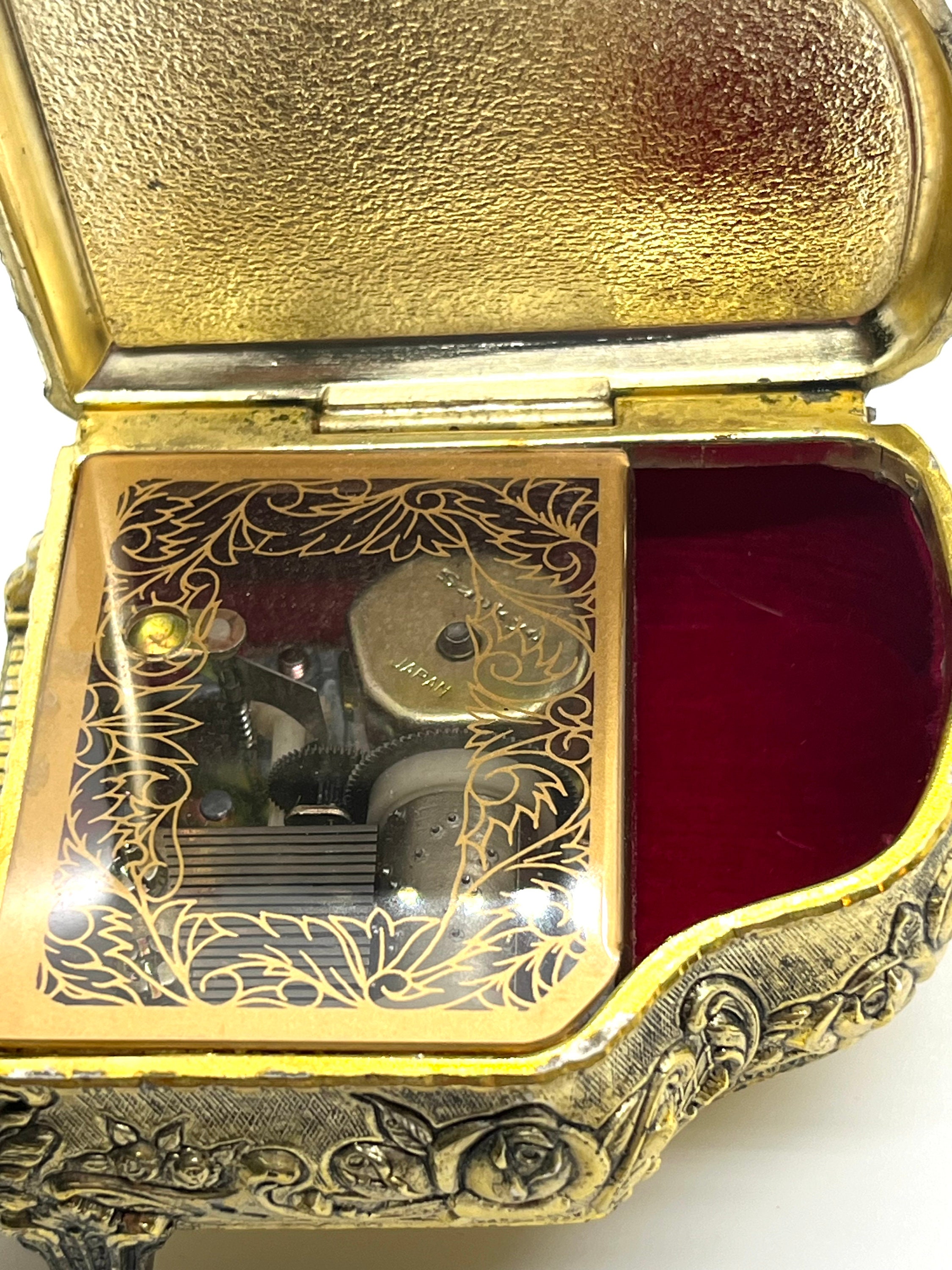 Vintage, Grand Piano, Cameo, Music Box, Red Velvet Interior Pocket ...