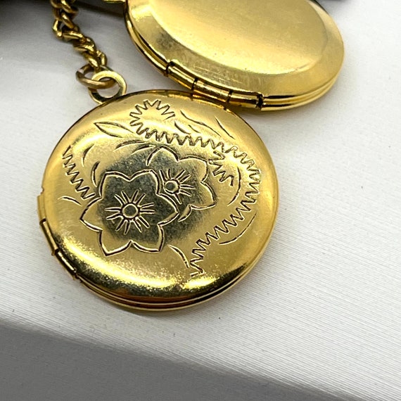 1928 signed, three picture locket, Charm Brooch, gold… - Gem