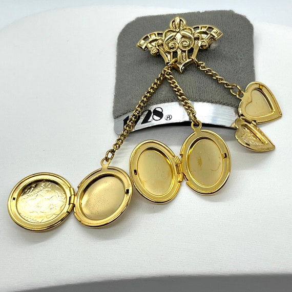 1928 signed, three picture locket, Charm Brooch, gold… - Gem