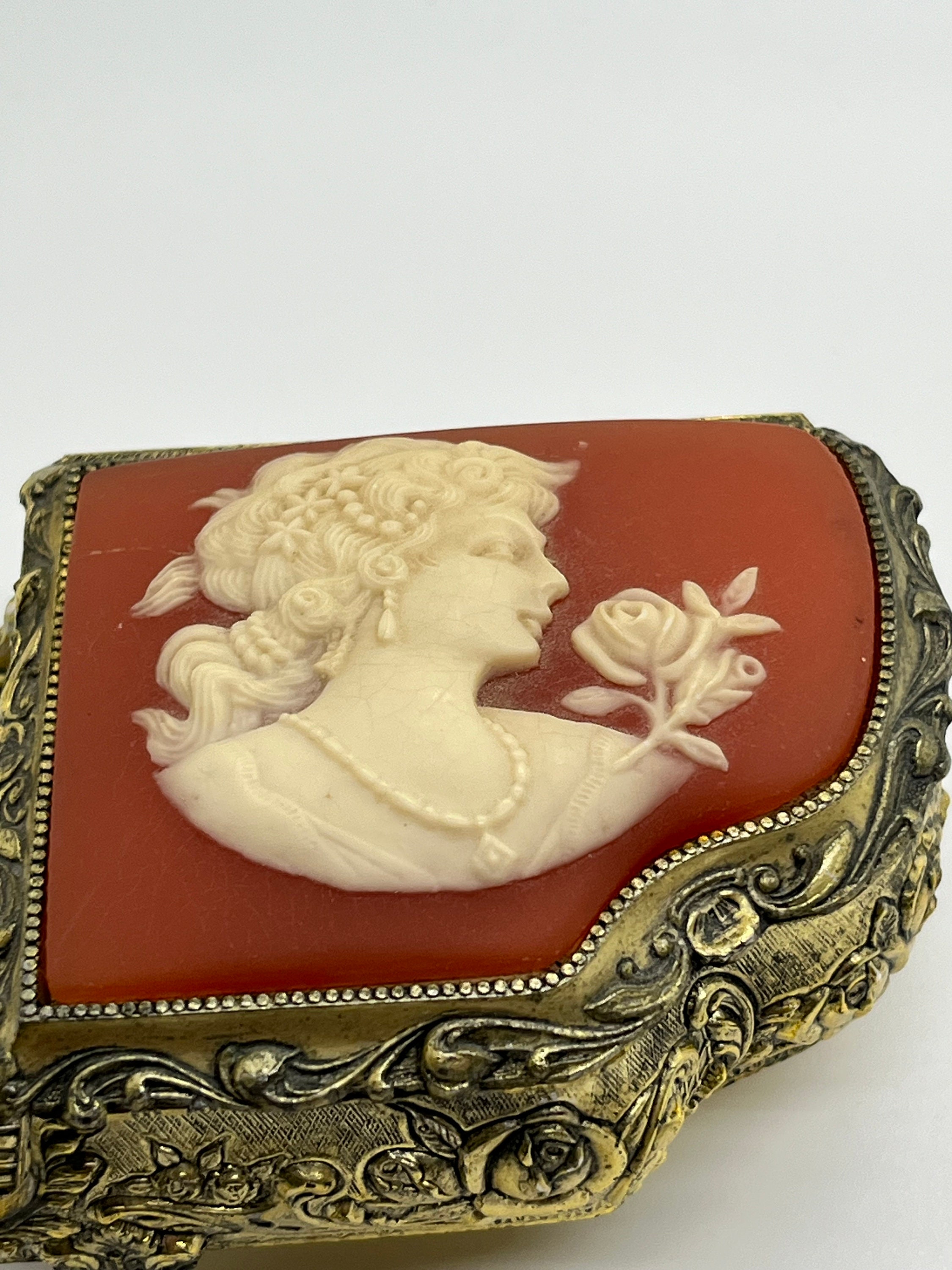 Vintage, Grand Piano, Cameo, Music Box, Red Velvet Interior Pocket ...
