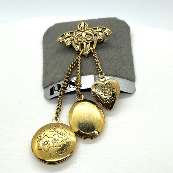 1928 signed, three picture locket, Charm Brooch, gold… - Gem