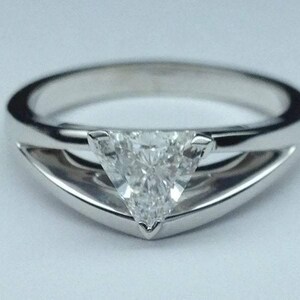 Triangle Cut Solitaire Engagement Ring, Split Shank Solitaire Rings for ...