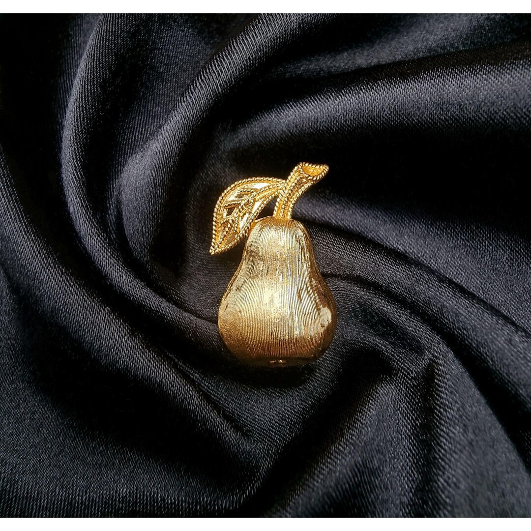Vintage Trifari 1960s Gold-tone Pear Brooch Pin With Leaf Design - Etsy