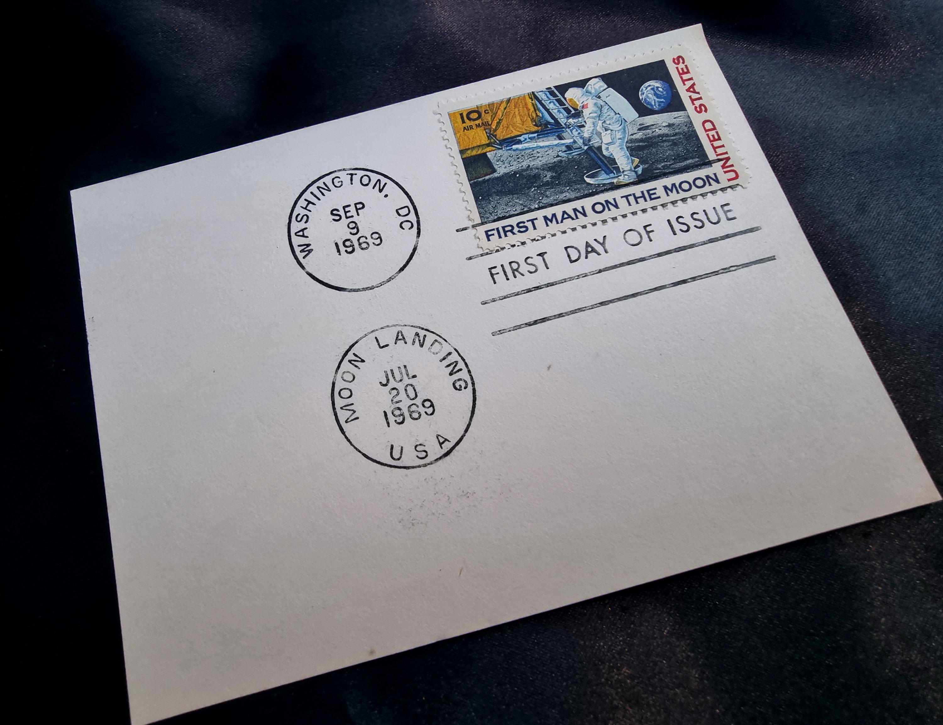 USA 1969 Unopened First Landing Moon Man on the Moon Medal Coin and ...