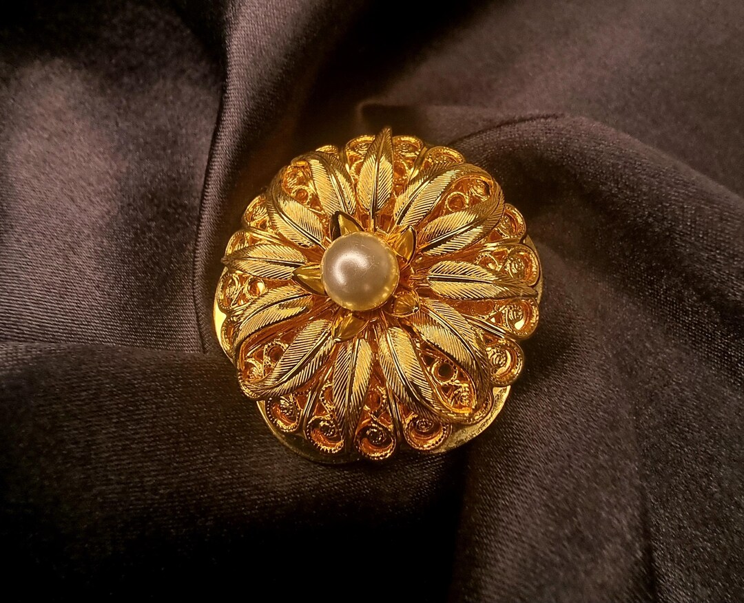 Lieba 1970's Vintage Brooch Gold Tone - Etsy
