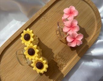 Flowers in Her Hair Peach | Orange Flower Claw Clip Beachy Hair ...