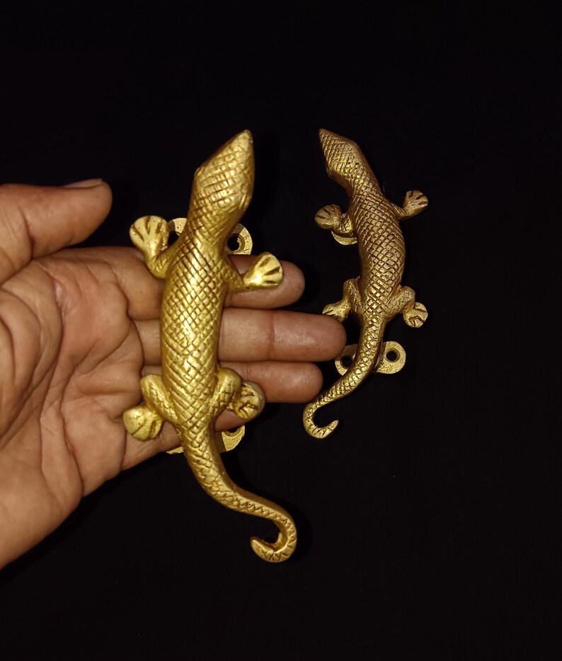 Domestic Lizard Design Cupboard Puller Brass Gecko Reptile Themed ...