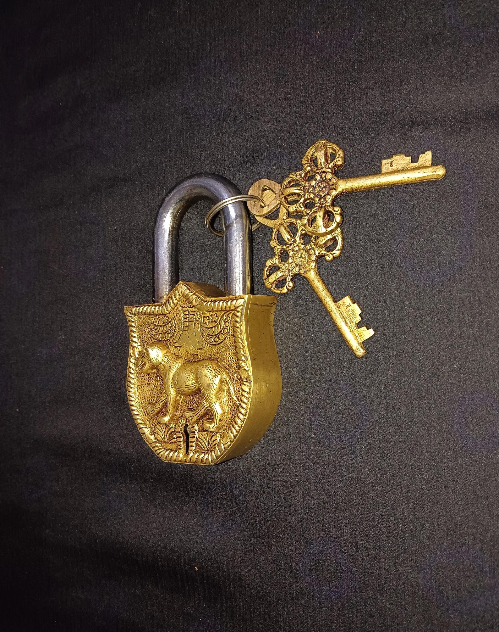 Brass Dog Engraving Safety Lock With 02 Keys | Properly Functional ...