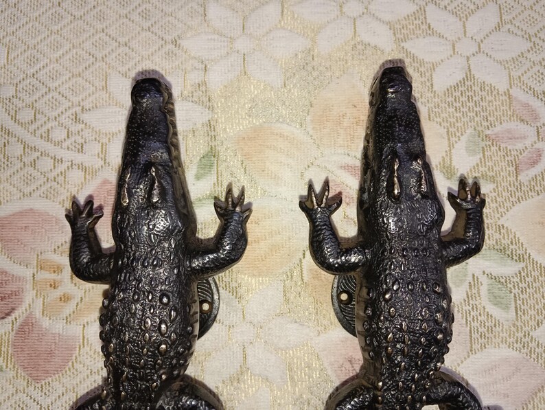 Crocodile Round Base Handle Door Hardware | Brass Saltwater Alligator ...