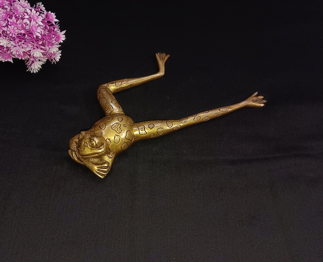 Chilling Frog Paperweight | Brass Lazy Toad Frog Statue Study Table ...