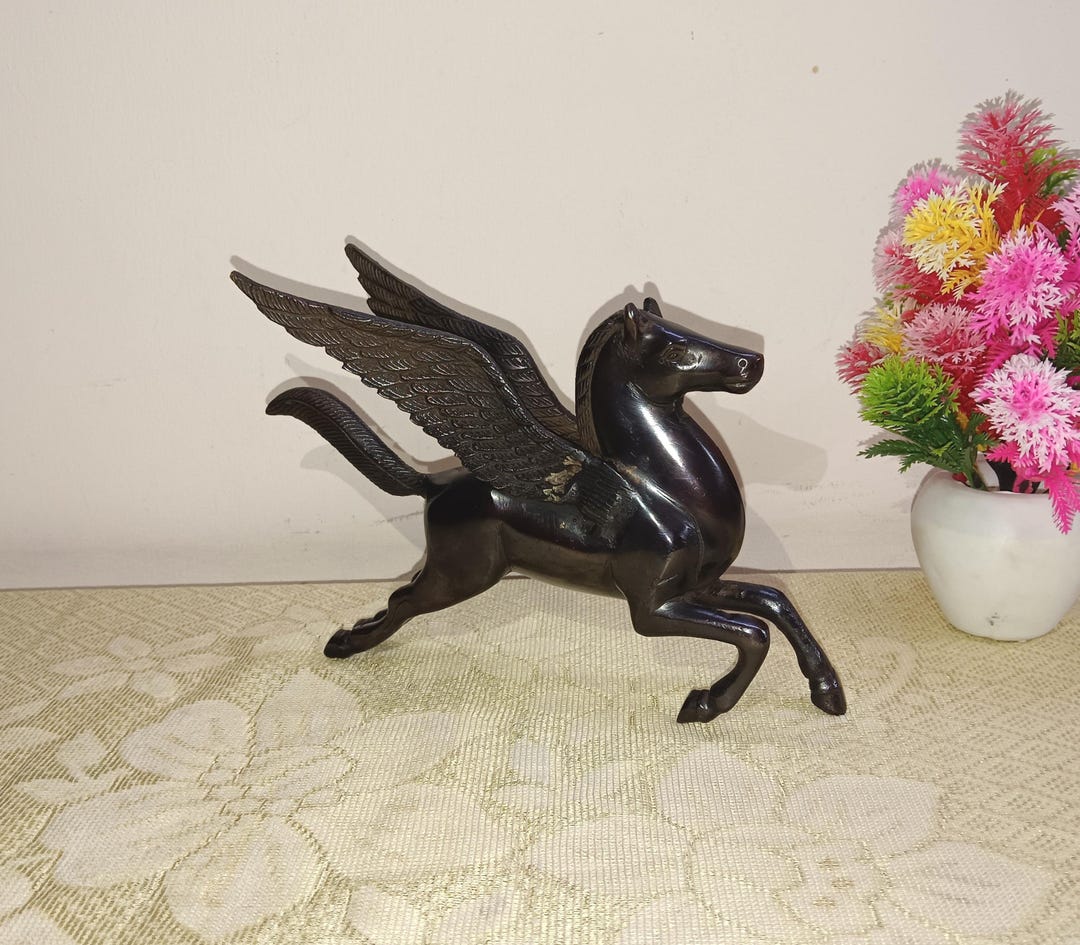 Pegasus Sculpture Patio Table Decor | Brass Flying Horse Statue Bedroom ...
