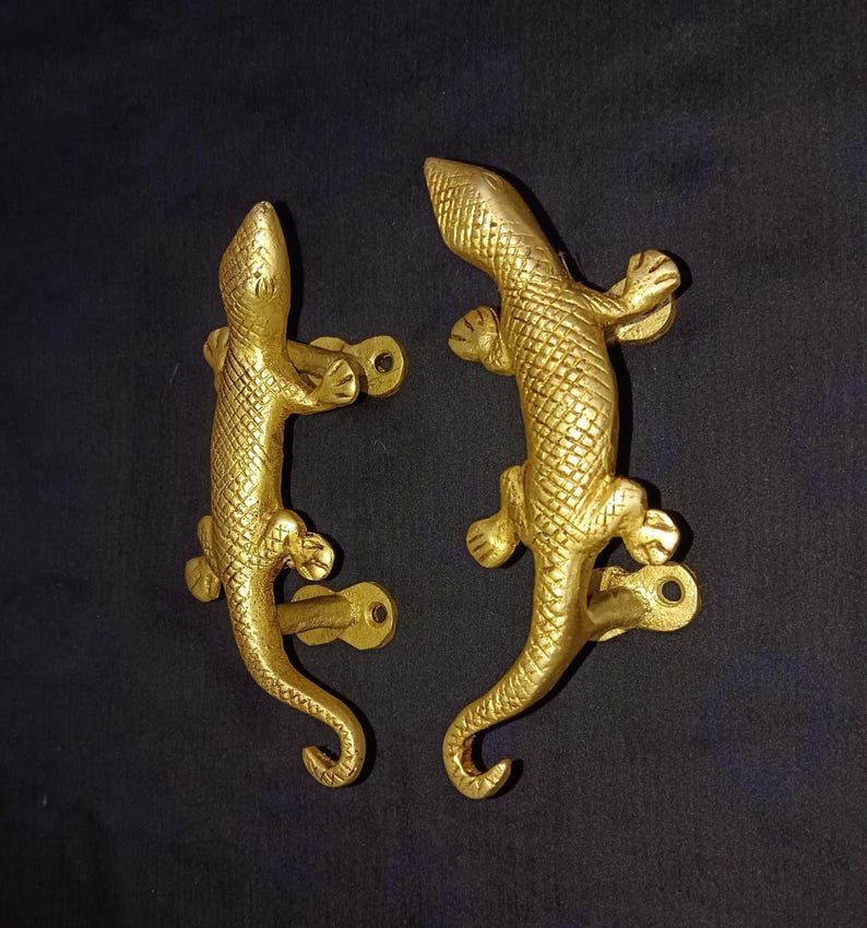 Domestic Lizard Design Cupboard Puller Brass Gecko Reptile Themed ...
