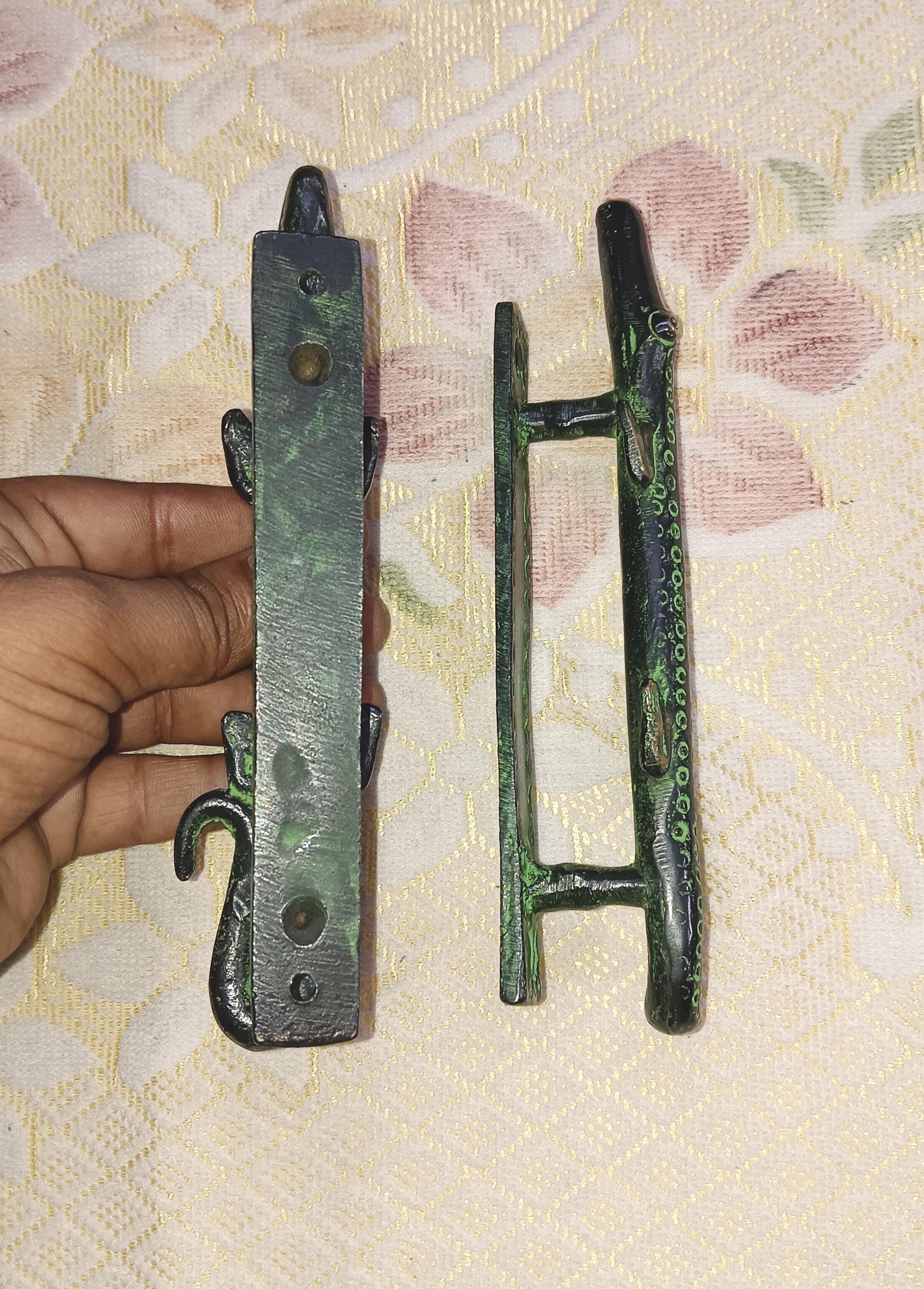 Alligator Cabinet Puller Set | Brass Reptile Lizard Door Handle Outdoor ...