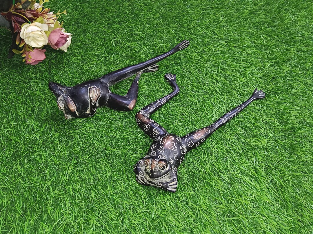 Toad Frog Statue Table Showpiece | Brass Lazy Frog Friend Paperweight ...