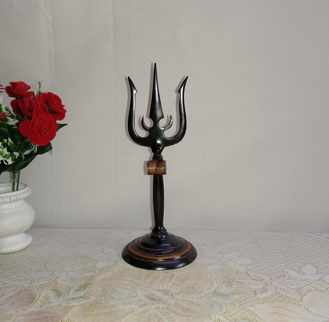 Indra Deity Thunderbolt Table Showpiece | Brass Trishul Religious ...
