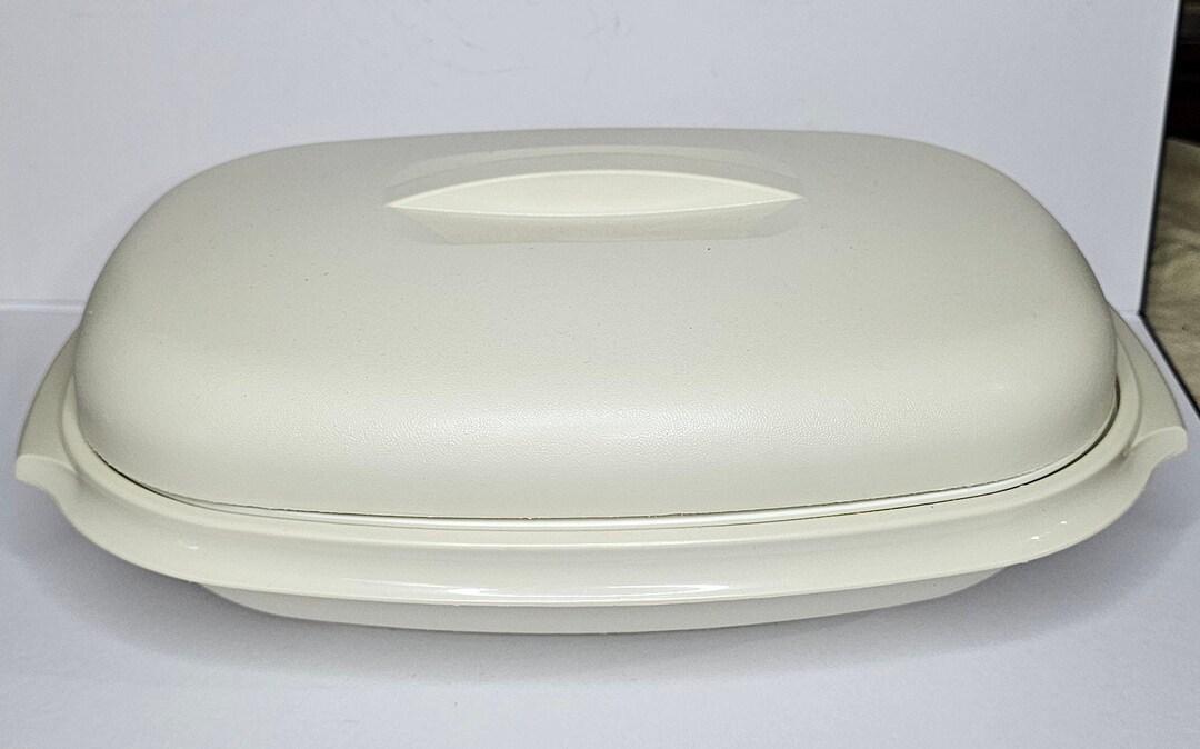 Vintage Tupperware Oval Bowl With Lid, Includes Streamer Basket ...