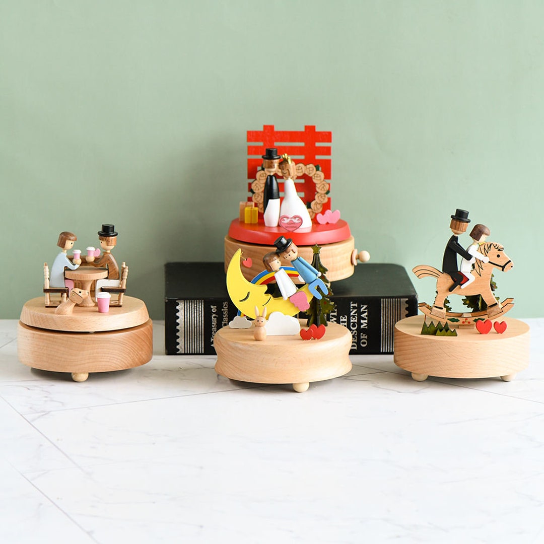 Personalized Wooden Music Box Custom Engraving Romantic Couple Design ...