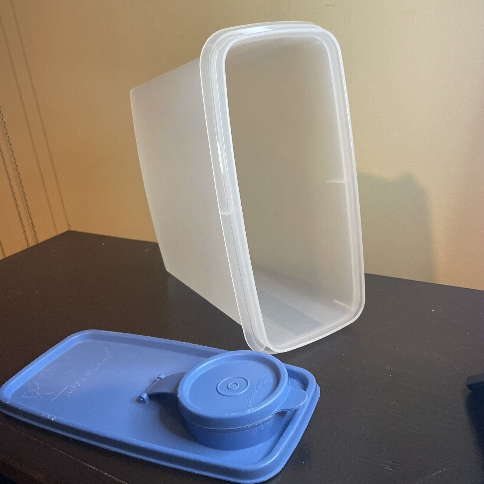 Tupperware 2 Qt Dry Goods Cereal Keeper Storage Container Blue Seal 469 ...