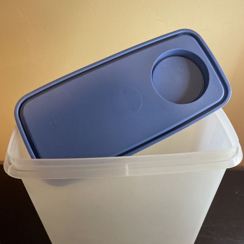 Tupperware 2 Qt Dry Goods Cereal Keeper Storage Container Blue Seal 469 ...