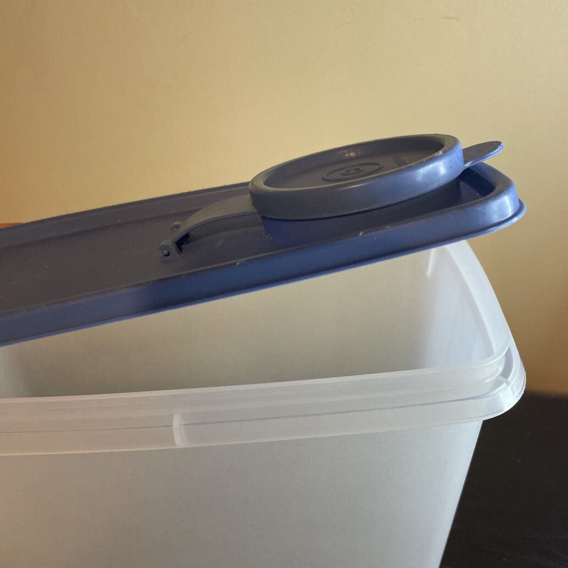 Tupperware 2 Qt Dry Goods Cereal Keeper Storage Container Blue Seal 469 ...