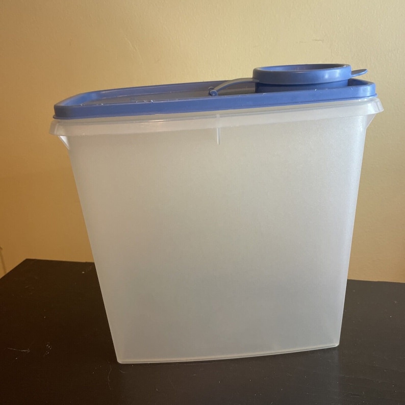 Tupperware 2 Qt Dry Goods Cereal Keeper Storage Container Blue Seal 469 ...