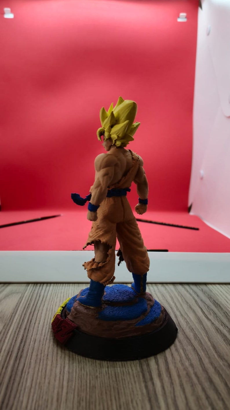 Super Saiyan Goku Figurine 16cm Action Figure Anime Statue Manga Collectible Desk Decor Table