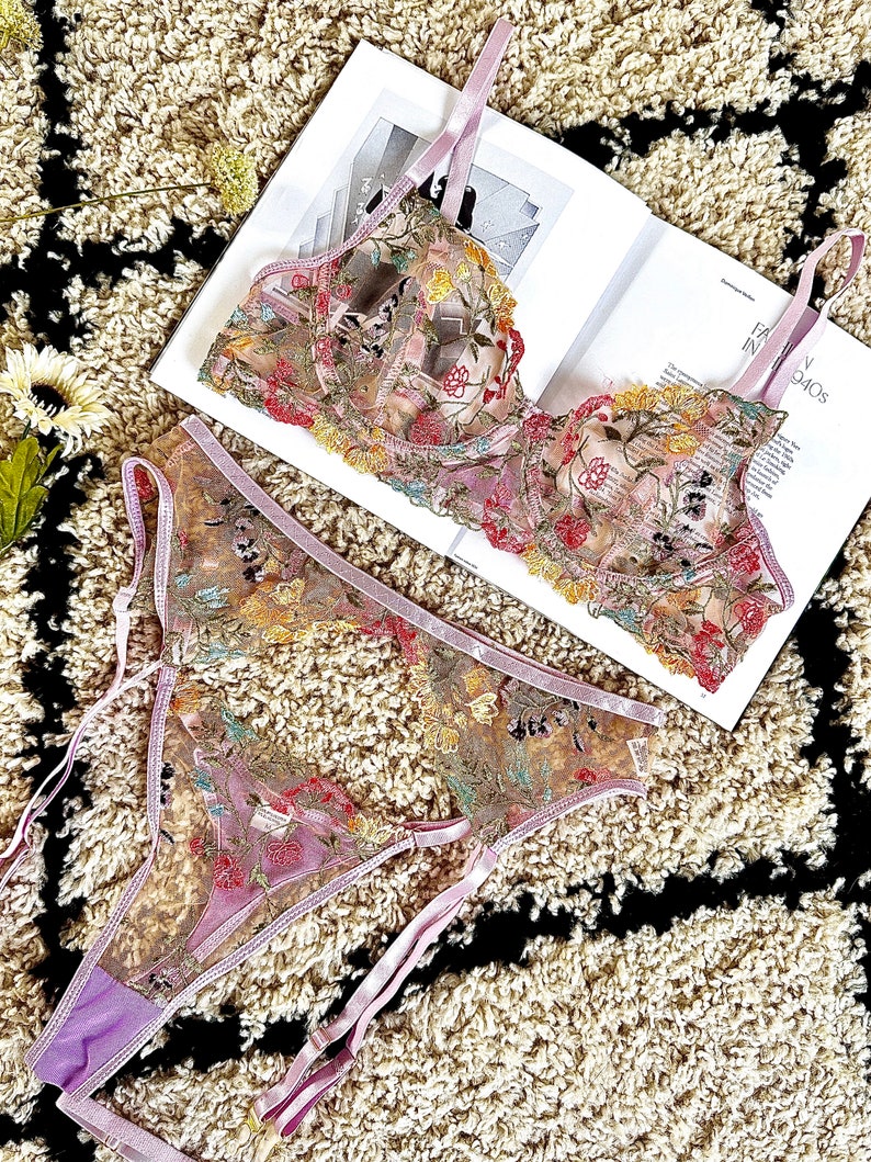 3 Piece Lavender Lingerie Set Embroidered Floral Lingerie Set. Lace Bra ...