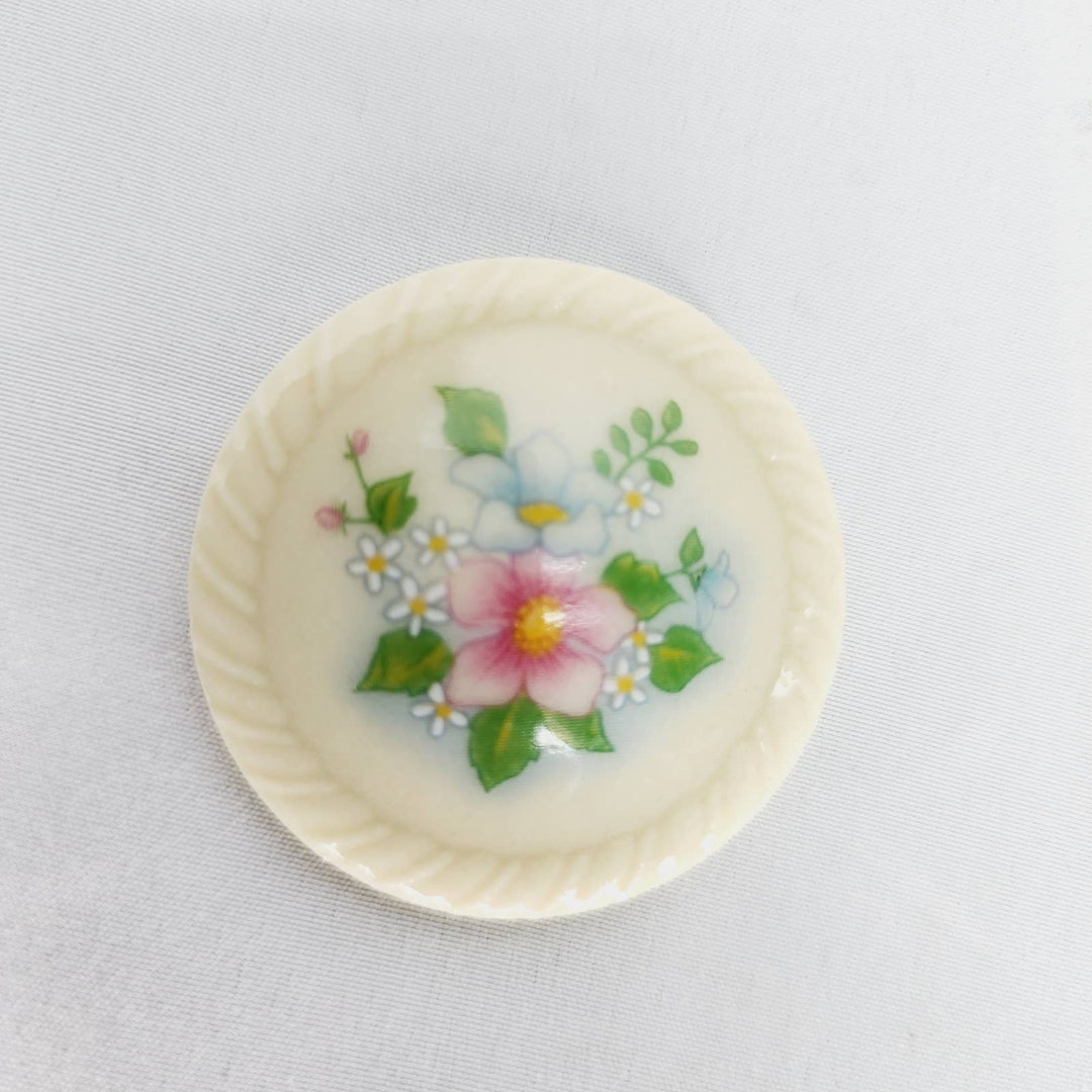 Vintage Avon Ceramic Round 1.5" Cream Floral Brooch/ Pin - Etsy